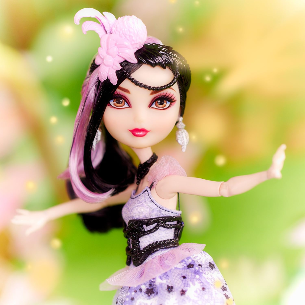 Ever After High Signature Duchess Swan