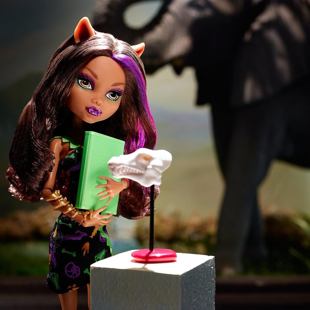 Monster High Generation 1 Freaky Field Trip Clawdeen Wolf